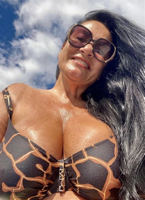 Mature Cleavage On Tumblr