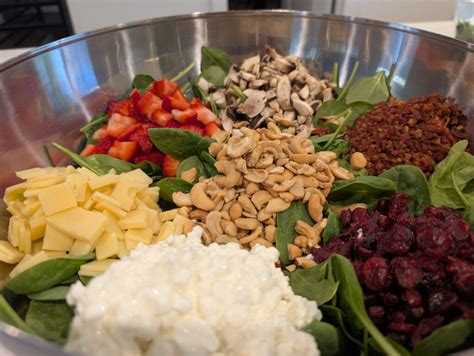 Super Easy Strawberry Spinach Salad To Feed A Crowd My Silly Squirts
