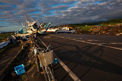 5 Powerful Videos That Capture The Devastation Of Japans 2011 Tsunami Maxim