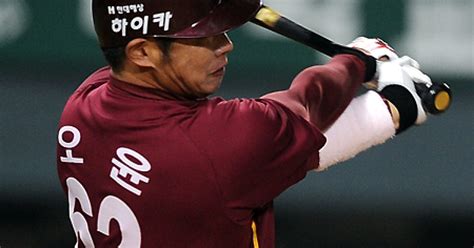 딸 첫 돌 맞은 오윤 역전 결승타로 넥센 선두 탈환 견인