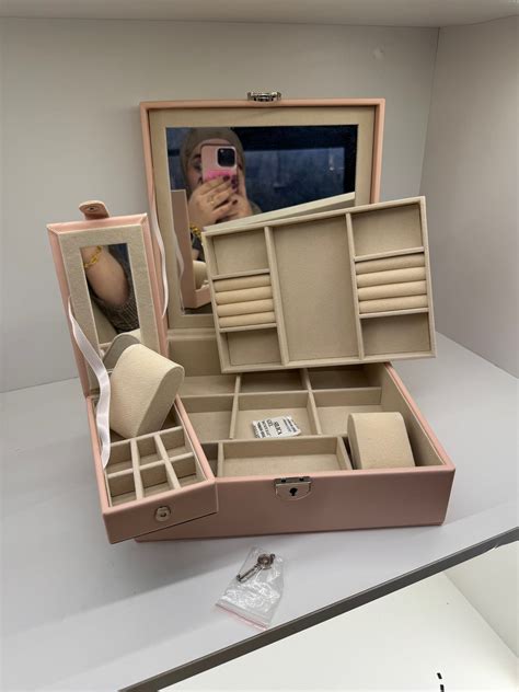 صندوق مجوهرات حجم 925 لون بيبي بينك🩷 ليدي تسعين