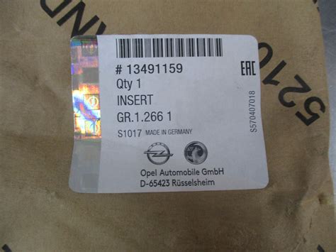 Holden Zb Commodore Front Passenger Side Grille Insert New Half Price