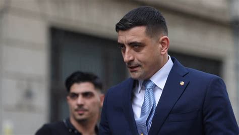 Президентские рейтинги в Румынии ультраправый кандидат лидирует но