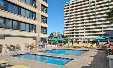 Holiday Inn Express Waikiki Rêves De Soleil Vacances Air Canada