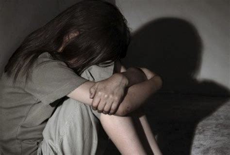 Cẩn thận và đề phòng trong cuộc sống khi mơ thấy bị hiếp dâm