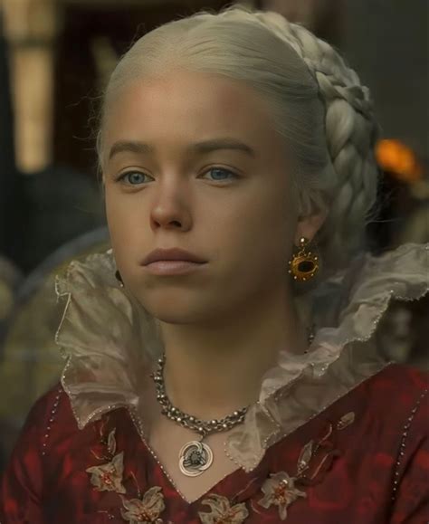 House Of The Dragon Il Look Di Rhaenyra Targaryen Giovane Artofit