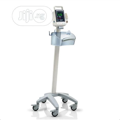 Mindray Vital Sign Monitor Vs 600 With Trolley Zfkt Iatrikos Ltd