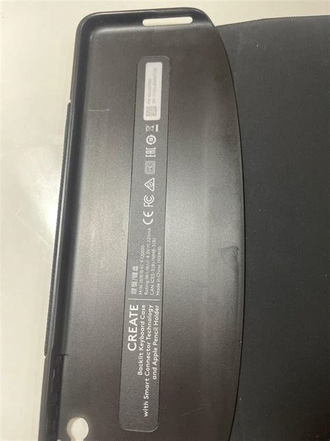 LOGITECH CREATE Backlit Keyboard Case With Smart Connector Technology And Apple Pencil Holder