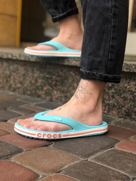 Крокси вєтнамки модель Crocs Bayband Flip колір Ice Blue жіночі — ціна 999 грн у каталозі В