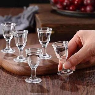 玻璃茅台小酒杯酒具套装白酒一口杯10ml烈酒杯中式迷你酒杯子弹杯 阿里巴巴