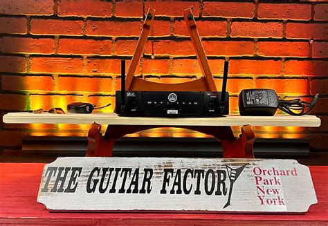 AKG WMS 40 Pro Flexx Multi Frequency Wireless Guitar Bug Reverb