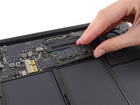 MacBook Air 13" Early 2015のSSD交換 - iFixit リペアガイド