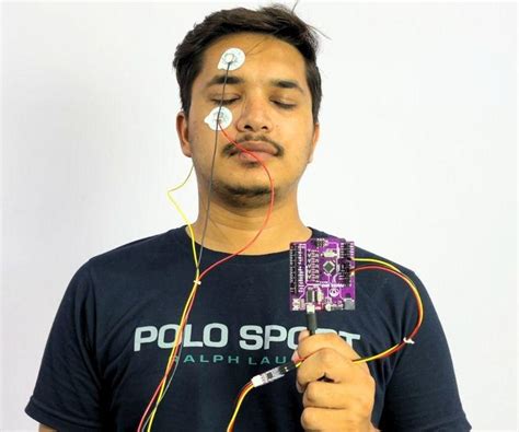 drowsiness detector by detecting eog signals using bioamp exg pill 8