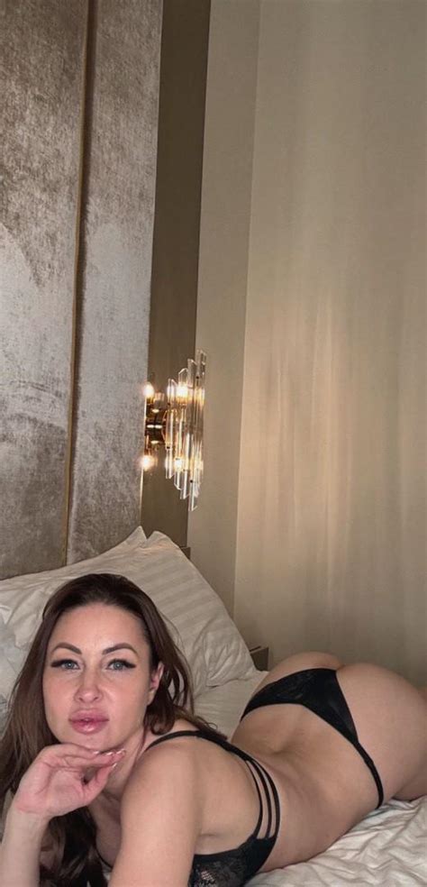 Working Hard Despite My Flaws R Fullnakedmoms