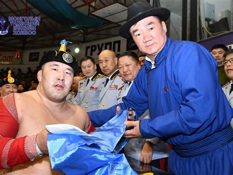 Цэргийн баярын барилдаанд улсын заан Д Хүдэрбулга түрүүллээ