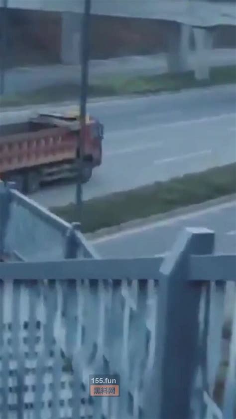 Naked Long Legs Girl Walking Walking To Train Station ThisVid