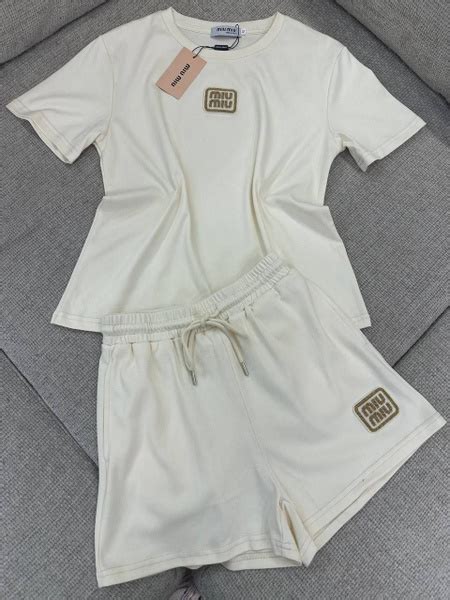 Костюм спортивный Miu Miu купить с доставкой по выгодным ценам в интернет магазине Ozon