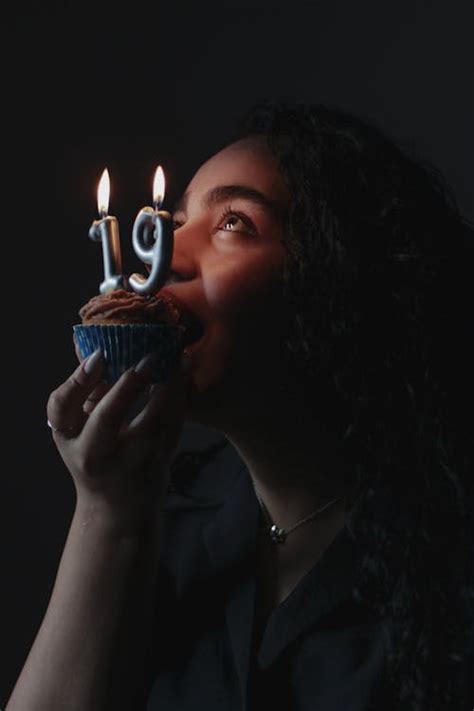 Безкоштовне стокове фото 19 веселий вечірка випічка вираз вік 19 віха девятнадцятий