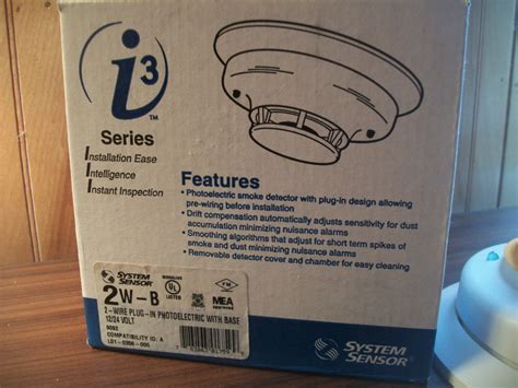 System Sensor I Series Photoelectric Smoke Detector W Base W B Volt Wire NIB