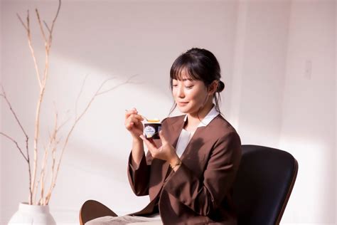 菅野美穂が新cmキャラクターに！ 撮影中も止まらない？“ふわ濃い”レディーボーデン愛！ 日刊エンタメクリップ