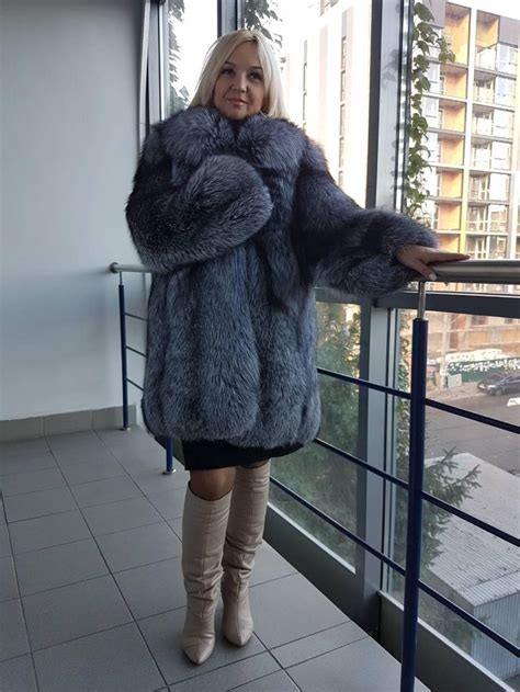 Stylish Black Mink Fur Coat