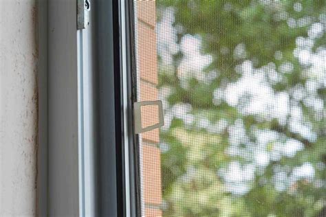 How To Remove A Screen From A Window