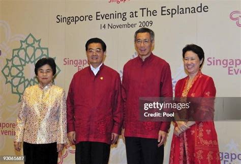 Singapores Prime Minister Lee Hsien Loong And His Wife Ho Ching