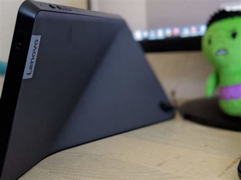 Lenovo Thinksmart View Great Communications Hub Wrong Time