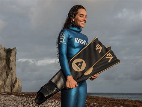 La Campaña De Bbva En Homenaje A La Apneista Sofía Gómez Premiada