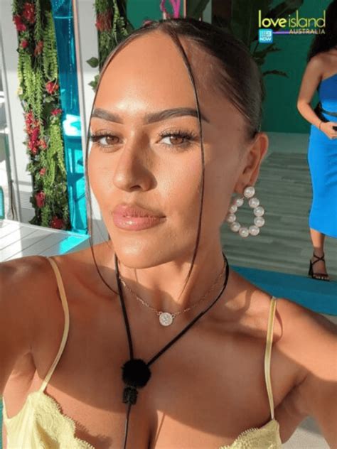 Tia Wipes All Evidence Of Her Time On Love Island Off Social Media