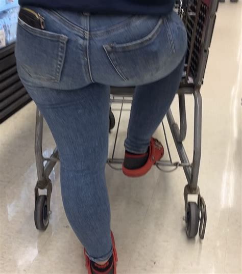Dominican Girl With Nice Ass In Jeans Tight Jeans Forum
