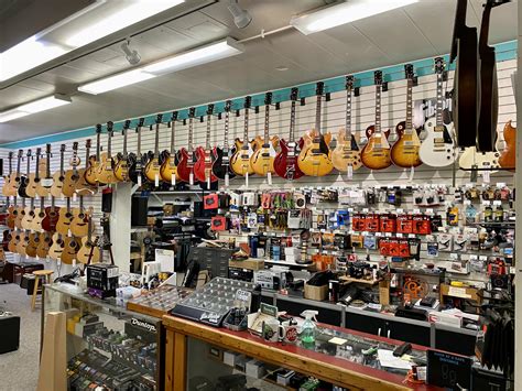 Guitar Hunting In The Twin Cities