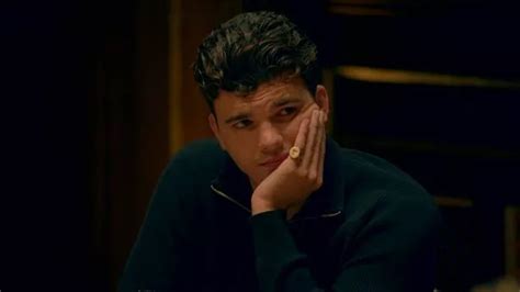 The Traitors Harry Clark Cheating Scandal As Girlfriend Kissed Gogglebox Star Daily Star