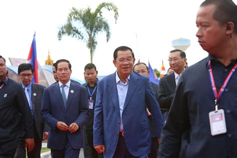 សម្តេចតេជោ ហ៊ុន សែន រំលឹកថា សម្តេចកិត្តិព្រឹទ្ធបណ្ឌិត រលូតកូនក្នុងផ្ទៃអស់ម្នាក់