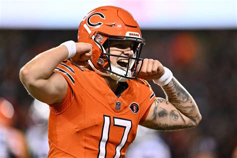 Chicago Bears Players Are Begging For Tyson Bagent To Start