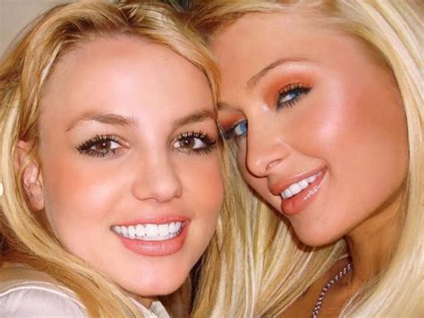 Періс Хілтон показала як вони з Брітні Спірс виглядали 18 років тому