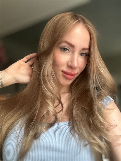 Faluról Jött értelmiségi Családból Vált A Felnőttfilmek Sztárjává