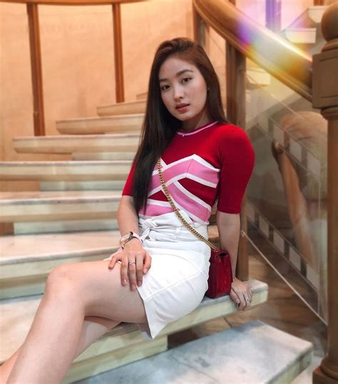 Foto Hot Gadis Model Pakai Rok Mini Merasa Seksi Tasya Djerly Doyan