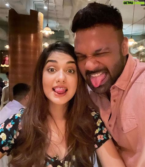 Divya Agarwal Wiki Biography Age Gallery Spouse And More