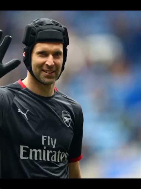 راز بانداژ دست لوئیز سوآرز چیه برای دیدن ویدئو کامل و با کیفیت به کانال سر بزنید Youtube