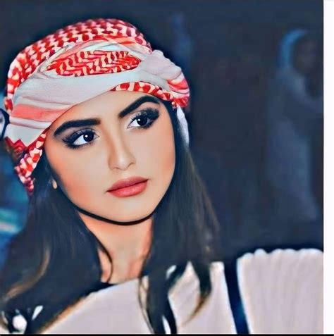 خدیجه نادری