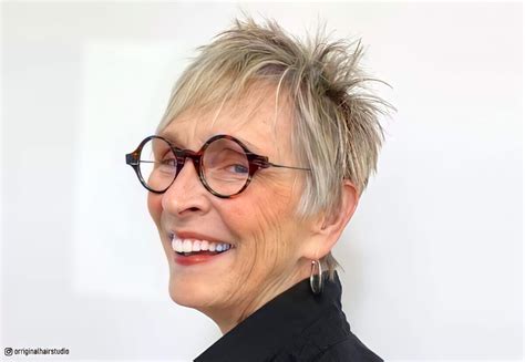 52 Perfect Pixie Haircuts For Women Over 70 To Pull Off