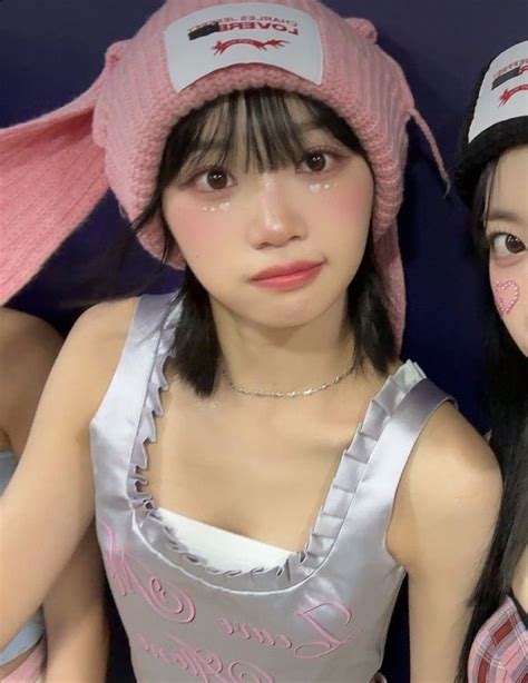 Sakura And Chaewon Matching Pfps 12