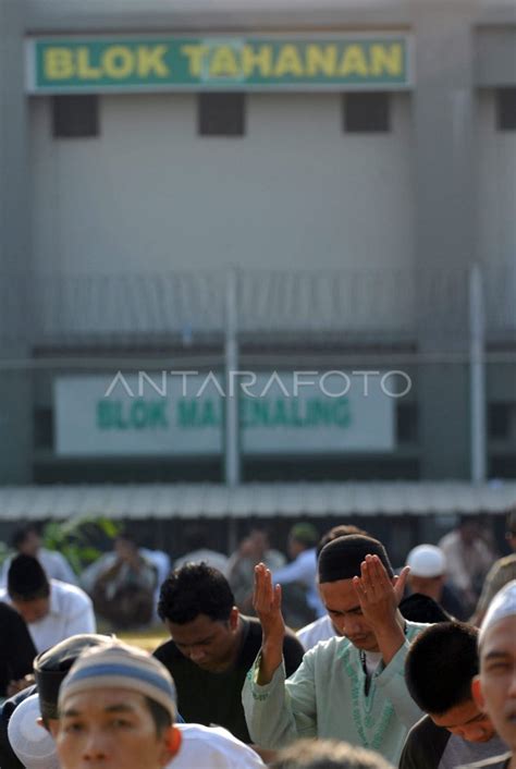 Sholat Idul Fitri Antara Foto