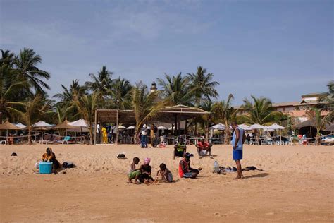 Saly De Gezellige Badplaats Van Senegal Gezin Op Reis