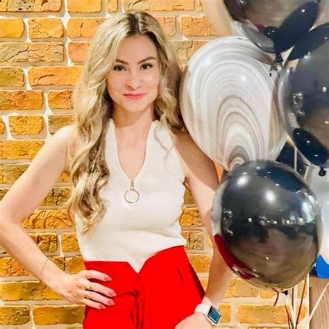 Катерина Коваленко Katerynakovalenko • Threads Say More