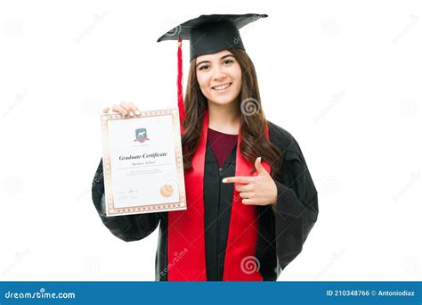 Mujer Sonriente Graduándose Como Una De Las Mejores Estudiantes De Su