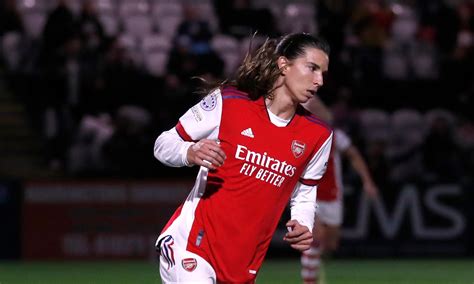 Heath Helps Gunners Bounce Back From Barca Loss As Wsl Aces Trounce Hoffenheim The Us Sun