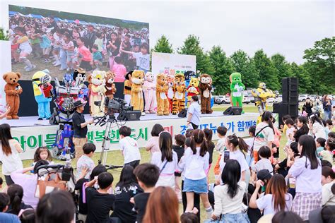 구미상모교회 감사로 제사를 드리는 자는 김승동 목사 시편 50편 23절 말씀 우리의 형편과 처지가 각각 어떠하든지 모두가 함께 할 수 있는 일이 단 한 가지는