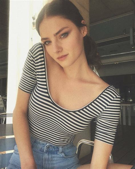 Shes Captivating R Vikalevina